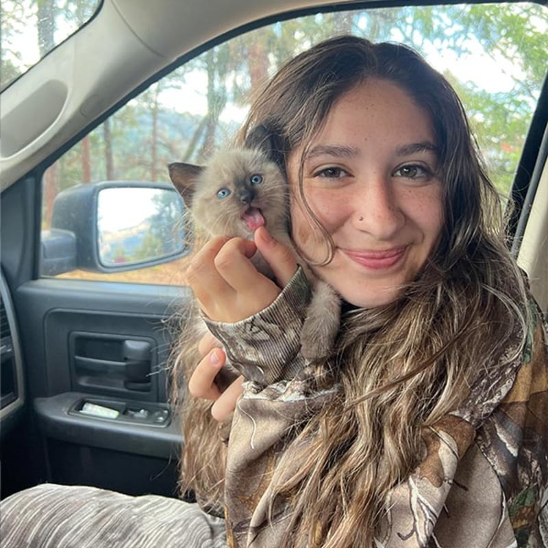 Meet Alexis, Redmond veterinary assistant