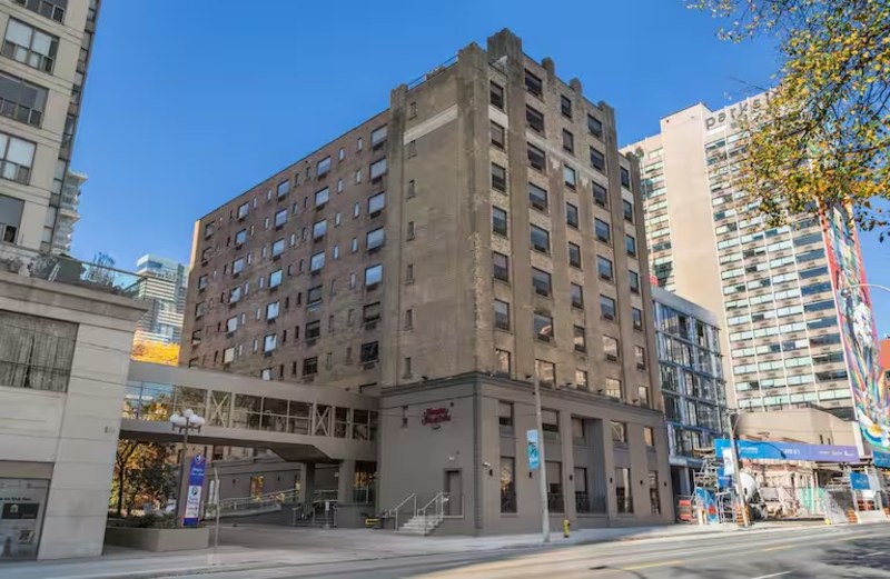 Hampton Inn & Suites by Hilton Toronto Downtown | Minicards Toronto